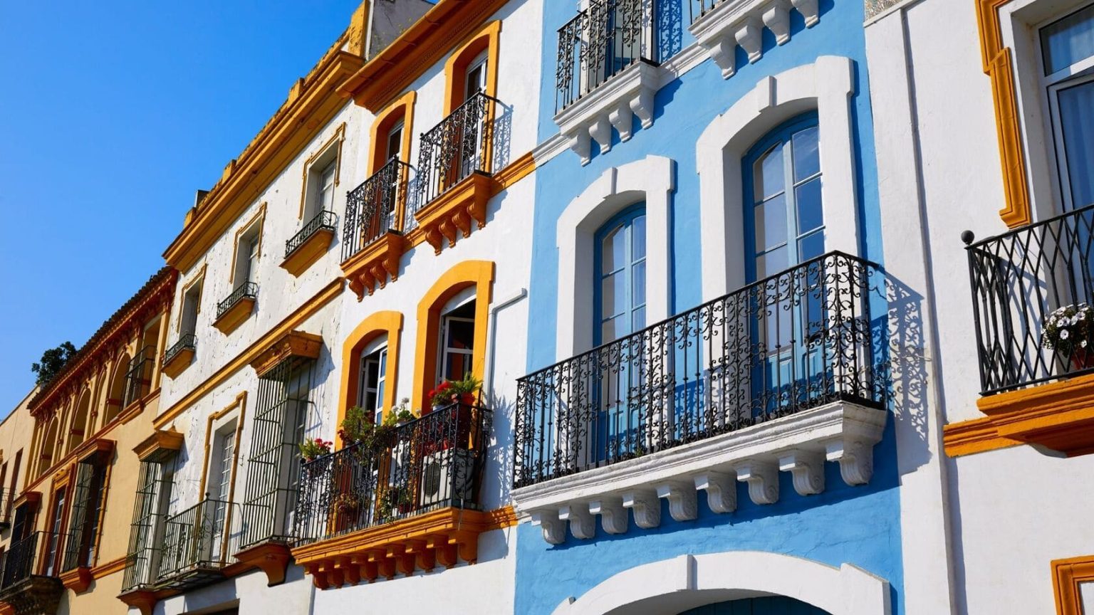 Quartiere Triana a Siviglia: Cosa Vedere, Itinerario e Mappa 2025