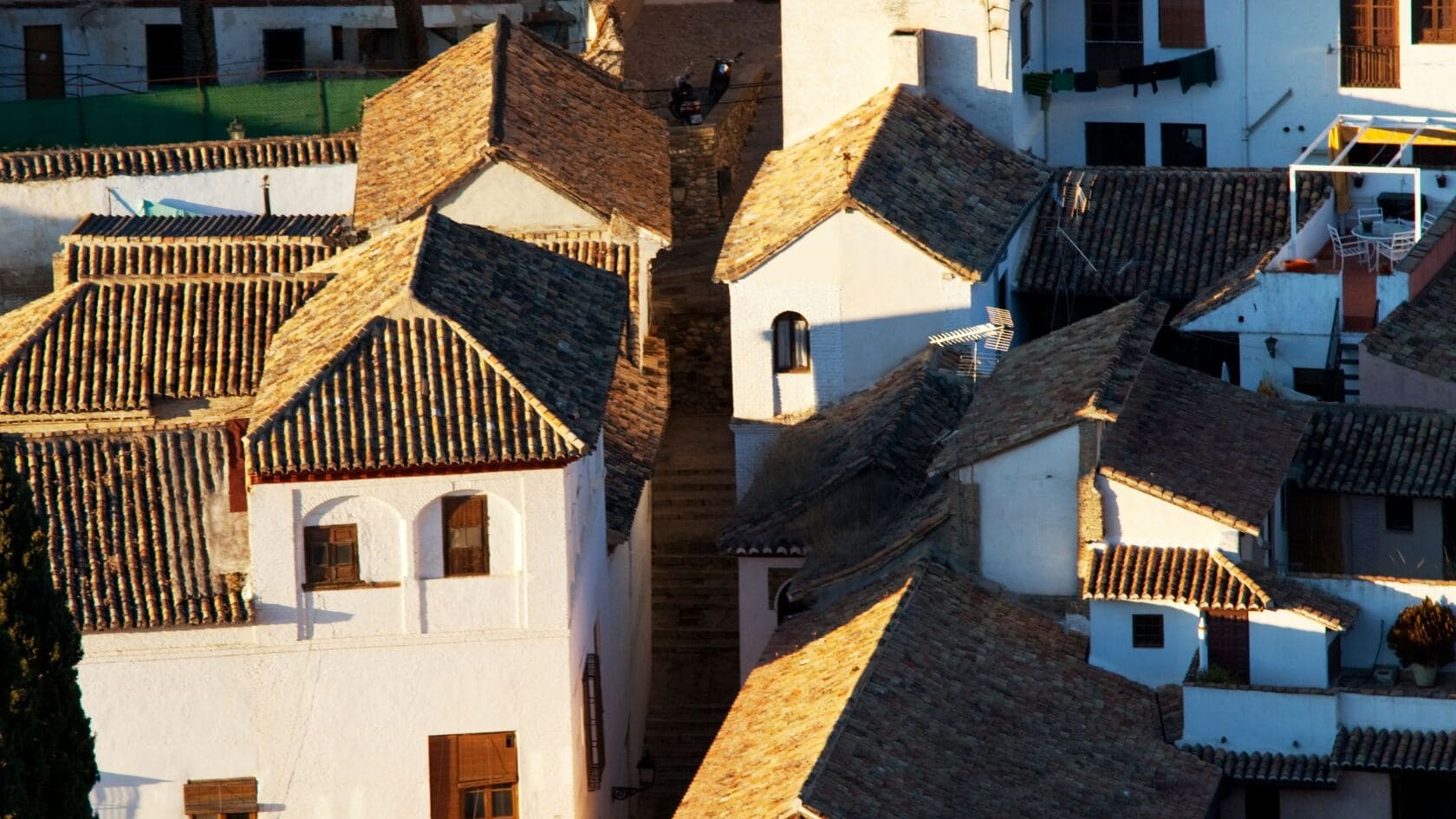 Dove Dormire a Granada: Zone Migliori, Hotel e Consigli 2025