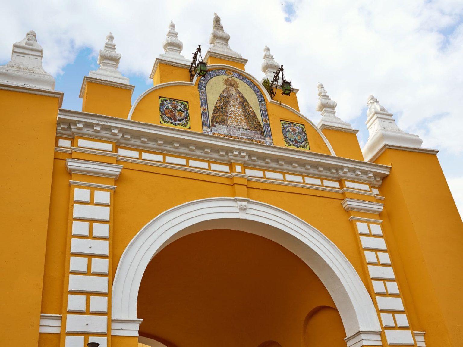 Migliori Quartieri di Siviglia: Quali Visitare e Cosa Vedere 2025